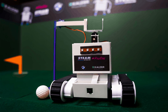 AI GolfBots hit the Fairway for ParOne STEAMathalon